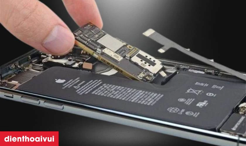 Thay IC nguồn iPhone 12 Pro chính hãng | Lấy liền